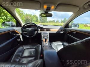 Brown Volvo V70 2007 in Ogre, with an engine capacity of 2.40 L and mileage of 290 thousand km for 3900 €, photo 7 on AUTOMOTO.COM.LV