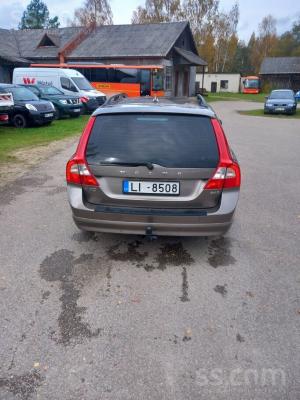 Brown Volvo V70 2007 in Preili, with an engine capacity of 2.40 L and mileage of 299 thousand km for 4100 €, photo 4 on AUTOMOTO.COM.LV