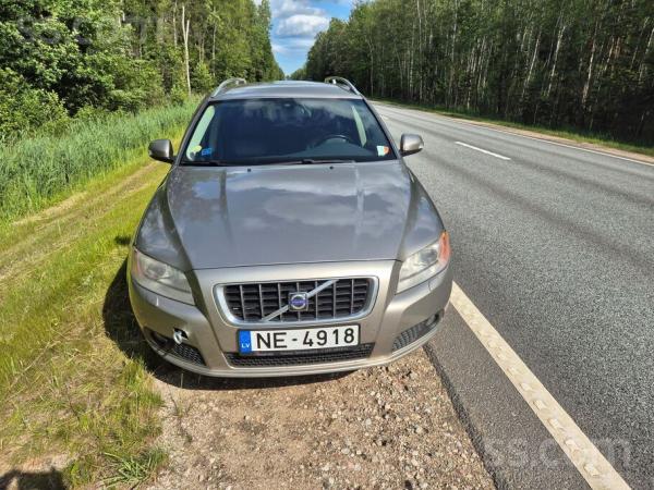 Brūns Volvo V70 2008 Tukums, ar dzinēja tilpumu 2.40 L un nobraukumu 320 tūkst. km par 1700 €, foto 1 vietnē AUTOMOTO.COM.LV