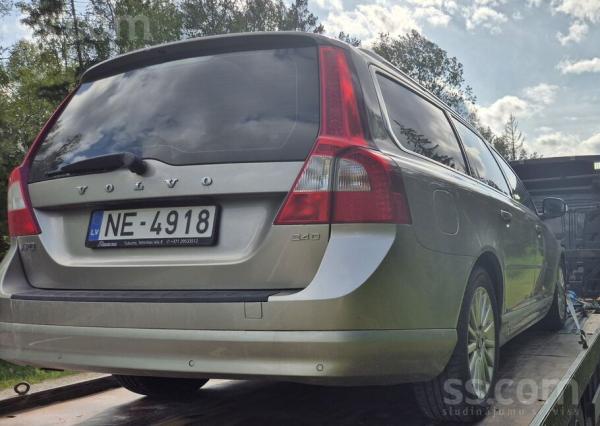 Brūns Volvo V70 2008 Tukums, ar dzinēja tilpumu 2.40 L un nobraukumu 320 tūkst. km par 1700 €, foto 2 vietnē AUTOMOTO.COM.LV