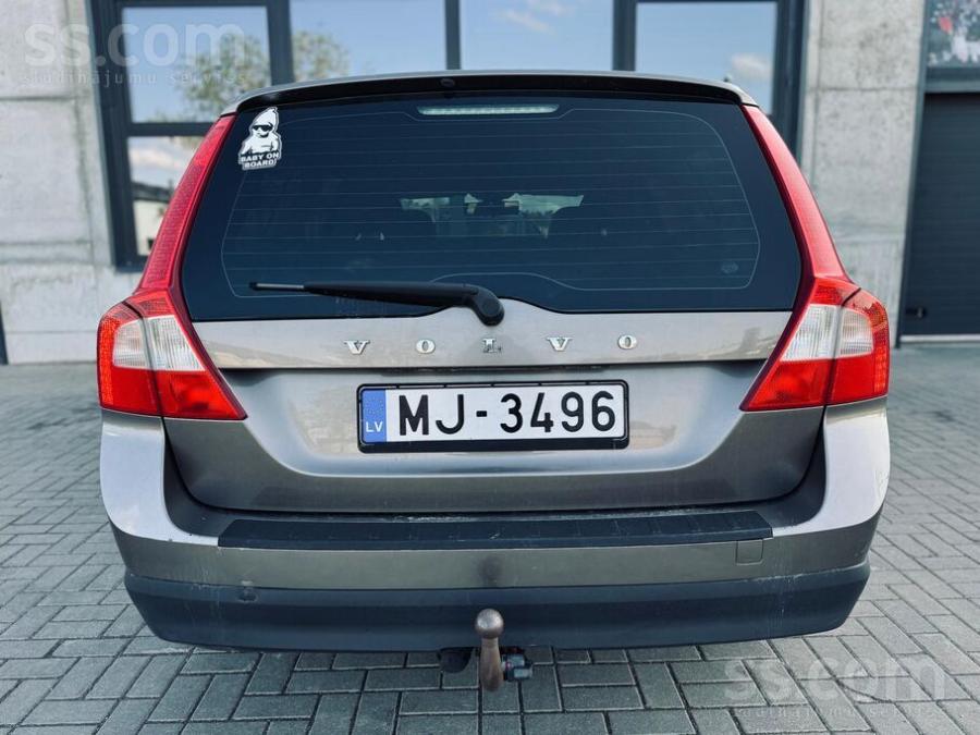 Brown Volvo V70 2008 in Cesis, with an engine capacity of 2.40 L and mileage of 333 thousand km for 2850 €, photo 9 on AUTOMOTO.COM.LV