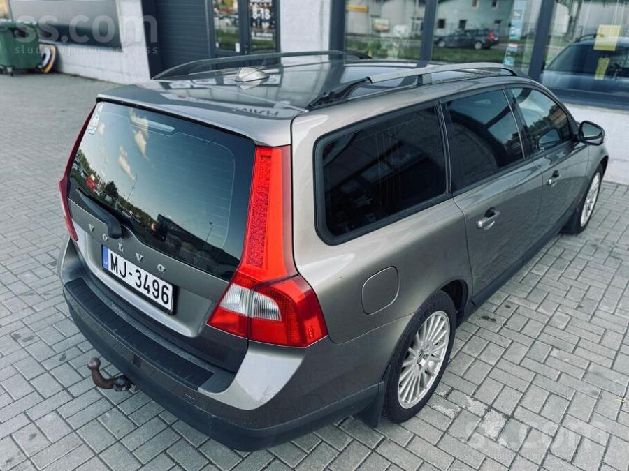 Brown Volvo V70 2008 in Cesis, with an engine capacity of 2.40 L and mileage of 333 thousand km for 2850 €, photo 23 on AUTOMOTO.COM.LV
