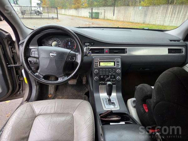 Brūns Volvo V70 2008 Valmiera, ar dzinēja tilpumu 2.40 L un nobraukumu 0 tūkst. km par 2995 €, foto 11 vietnē AUTOMOTO.COM.LV