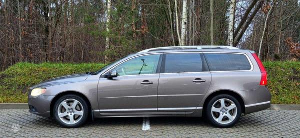 Brūns Volvo V70 2008 Viļņa, ar dzinēja tilpumu 2.40 L un nobraukumu 199 tūkst. km par 5990 €, foto 8 vietnē AUTOMOTO.COM.LV