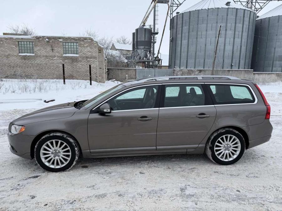 Brūns Volvo V70 2008 Ukmergė, ar dzinēja tilpumu 2.00 L un nobraukumu 285 tūkst. km par 3950 €, foto 4 vietnē AUTOMOTO.COM.LV