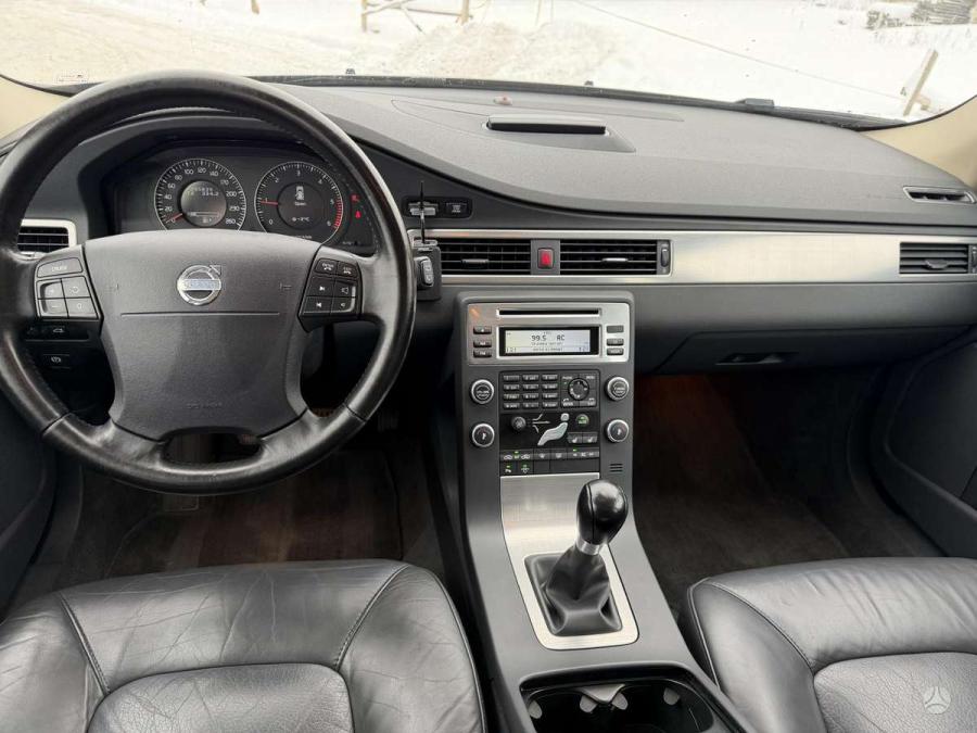 Brūns Volvo V70 2008 Ukmergė, ar dzinēja tilpumu 2.00 L un nobraukumu 285 tūkst. km par 3950 €, foto 7 vietnē AUTOMOTO.COM.LV
