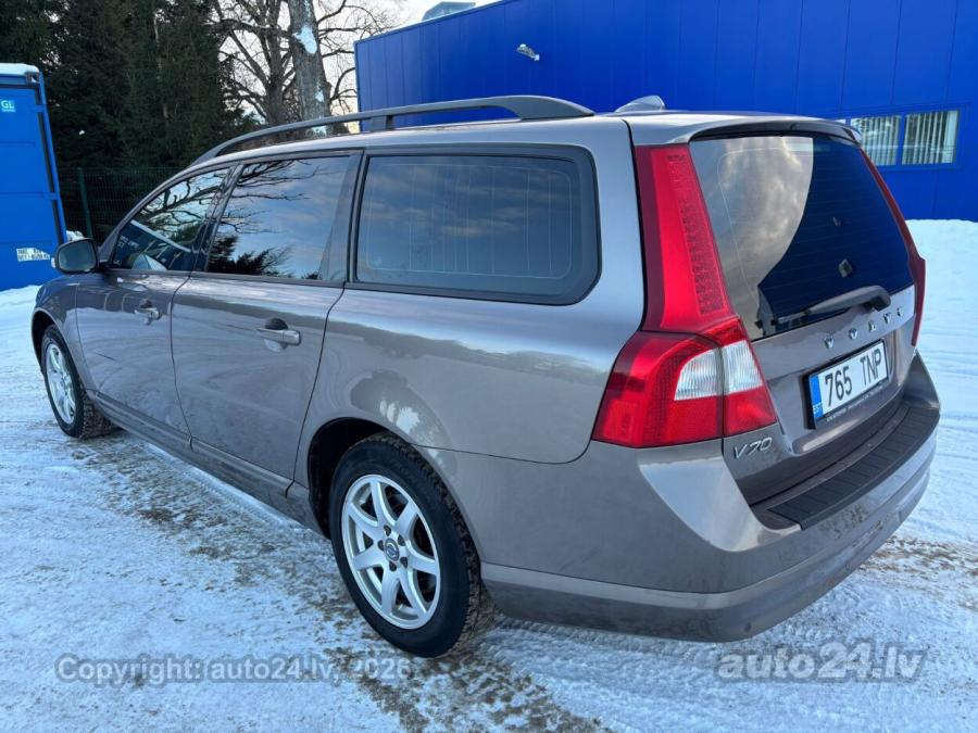 Brūns Volvo V70 2008 Paide, ar dzinēja tilpumu 2.00 L un nobraukumu 427 tūkst. km par 3790 €, foto 4 vietnē AUTOMOTO.COM.LV