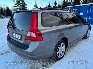 Brūns Volvo V70 2008 Paide, ar dzinēja tilpumu 2.00 L un nobraukumu 427 tūkst. km par 3790 €, foto 5 vietnē AUTOMOTO.COM.LV
