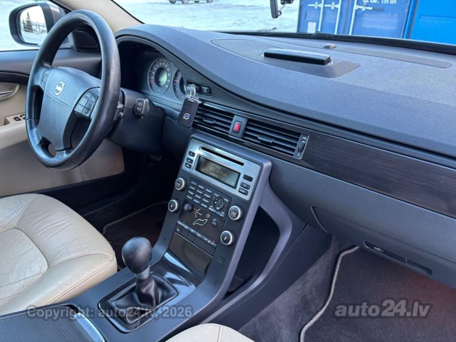 Brūns Volvo V70 2008 Paide, ar dzinēja tilpumu 2.00 L un nobraukumu 427 tūkst. km par 3790 €, foto 7 vietnē AUTOMOTO.COM.LV