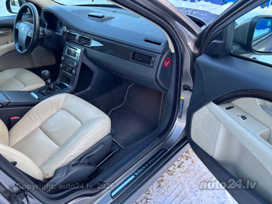 Brūns Volvo V70 2008 Paide, ar dzinēja tilpumu 2.00 L un nobraukumu 427 tūkst. km par 3790 €, foto 8 vietnē AUTOMOTO.COM.LV