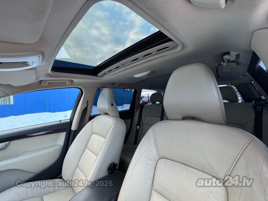 Brūns Volvo V70 2008 Paide, ar dzinēja tilpumu 2.00 L un nobraukumu 427 tūkst. km par 3790 €, foto 12 vietnē AUTOMOTO.COM.LV