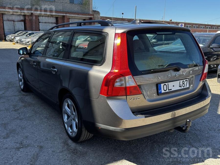 Brūns Volvo V70 2008 Daugavpils, ar dzinēja tilpumu 2.40 L un nobraukumu 0 tūkst. km par 4250 €, foto 5 vietnē AUTOMOTO.COM.LV
