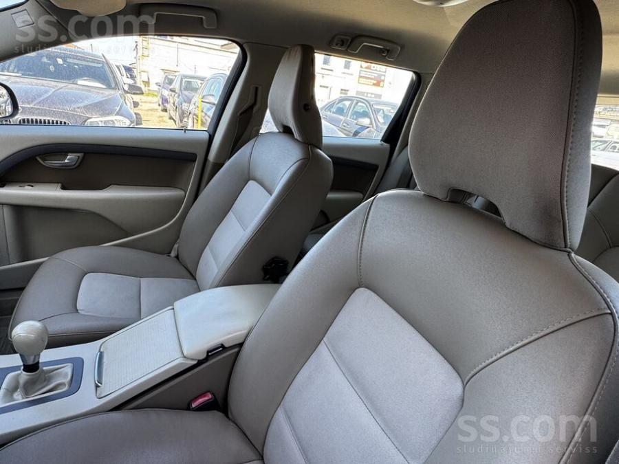 Brūns Volvo V70 2008 Daugavpils, ar dzinēja tilpumu 2.40 L un nobraukumu 0 tūkst. km par 4250 €, foto 21 vietnē AUTOMOTO.COM.LV