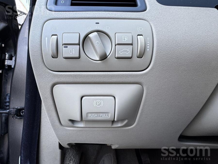 Brūns Volvo V70 2008 Daugavpils, ar dzinēja tilpumu 2.40 L un nobraukumu 0 tūkst. km par 4250 €, foto 20 vietnē AUTOMOTO.COM.LV