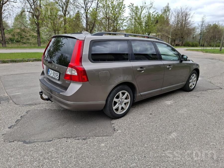 Brown Volvo V70 2008 in Limbazi, with an engine capacity of 2.00 L and mileage of 427 thousand km for 2500 €, photo 5 on AUTOMOTO.COM.LV