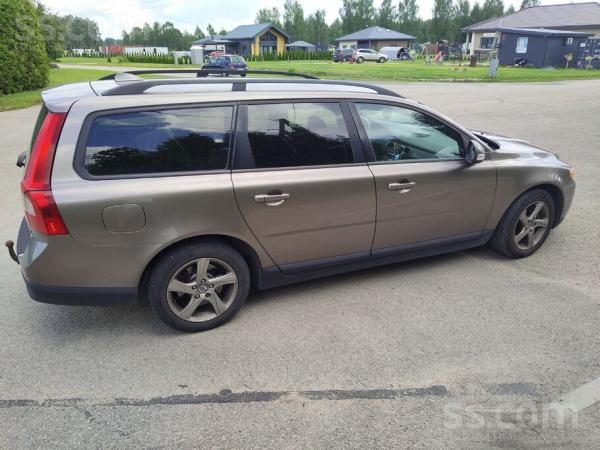 Brown Volvo V70 2008 in Riga, with an engine capacity of 2.40 L and mileage of 352 thousand km for 3850 €, photo 7 on AUTOMOTO.COM.LV
