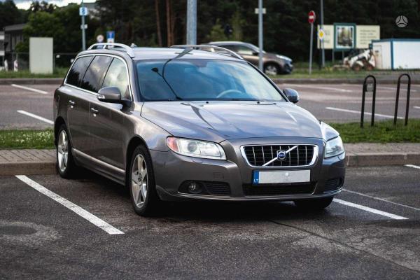 Brūns Volvo V70 2008 Viļņa, ar dzinēja tilpumu 2.40 L un nobraukumu 217 tūkst. km par 5600 €, foto 1 vietnē AUTOMOTO.COM.LV