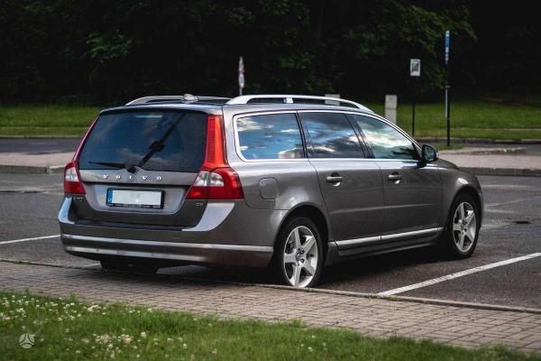 Brūns Volvo V70 2008 Viļņa, ar dzinēja tilpumu 2.40 L un nobraukumu 217 tūkst. km par 5600 €, foto 4 vietnē AUTOMOTO.COM.LV