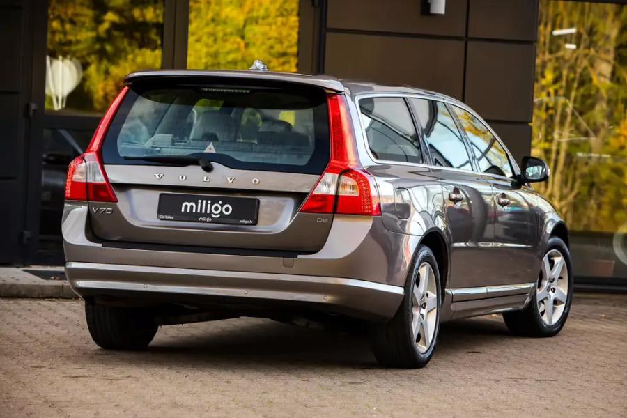 Brūns Volvo V70 2008 Jelgava, ar dzinēja tilpumu 2.40 L un nobraukumu 279 tūkst. km par 4990 €, foto 7 vietnē AUTOMOTO.COM.LV