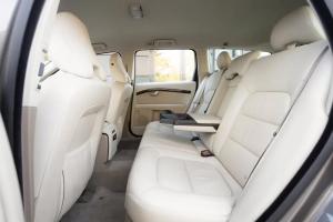 Brūns Volvo V70 2008 Jelgava, ar dzinēja tilpumu 2.40 L un nobraukumu 279 tūkst. km par 4990 €, foto 14 vietnē AUTOMOTO.COM.LV
