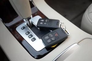 Brūns Volvo V70 2008 Jelgava, ar dzinēja tilpumu 2.40 L un nobraukumu 279 tūkst. km par 4990 €, foto 24 vietnē AUTOMOTO.COM.LV