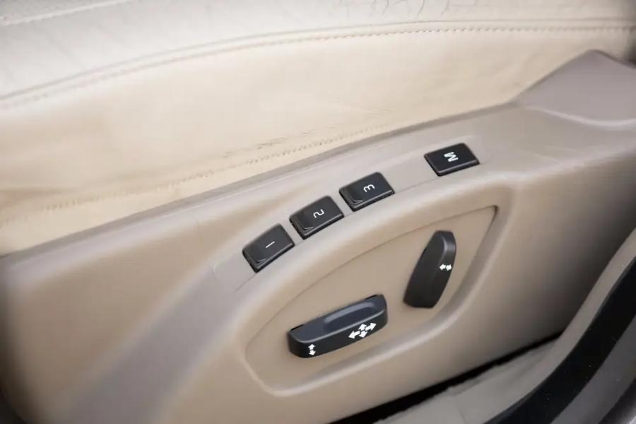 Brūns Volvo V70 2008 Jelgava, ar dzinēja tilpumu 2.40 L un nobraukumu 279 tūkst. km par 4990 €, foto 26 vietnē AUTOMOTO.COM.LV