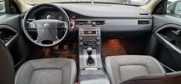 Brūns Volvo V70 2008 Valmiera, ar dzinēja tilpumu 2.30 L un nobraukumu 461 tūkst. km par 2450 €, foto 7 vietnē AUTOMOTO.COM.LV