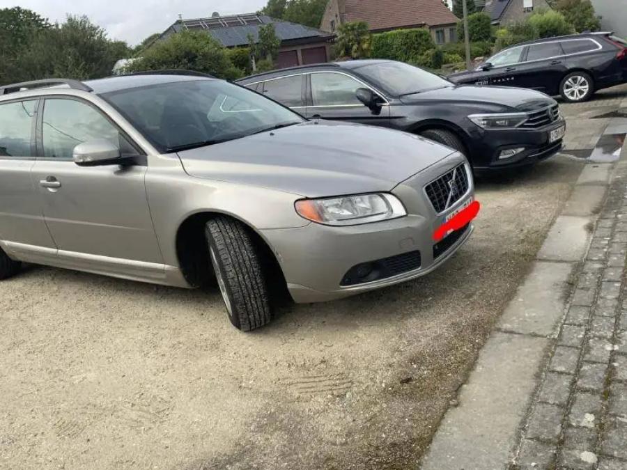Brūns Volvo V70 2008 Rīga, ar dzinēja tilpumu 2.00 L un nobraukumu 225 tūkst. km par 4995 €, foto 4 vietnē AUTOMOTO.COM.LV
