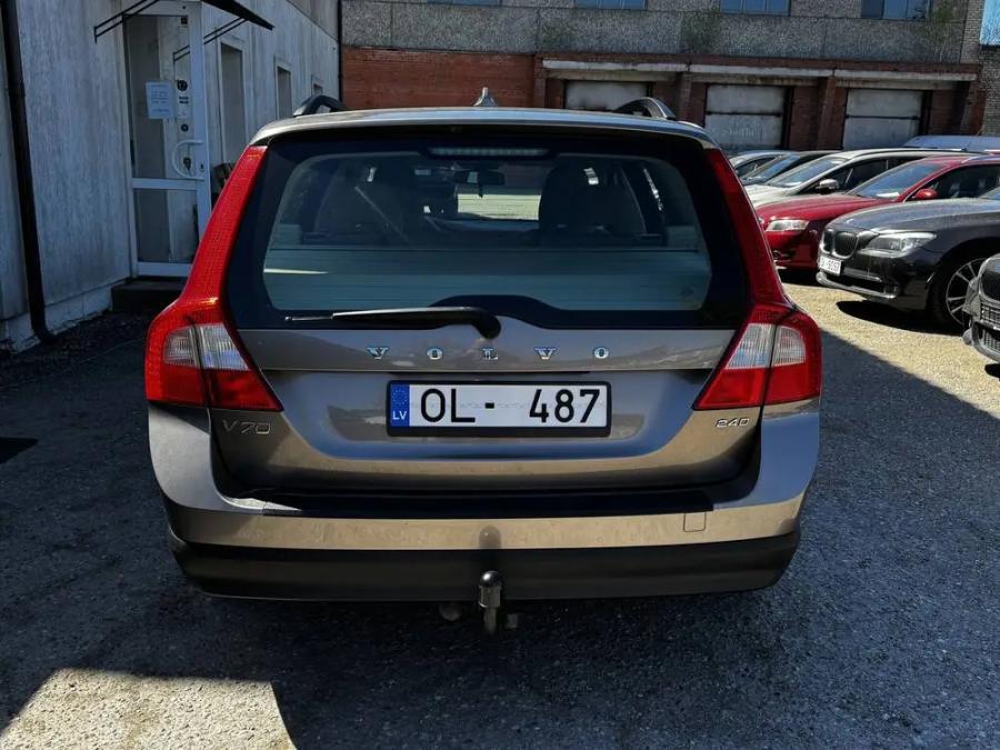 Brūns Volvo V70 2008 Daugavpils, ar dzinēja tilpumu 2.40 L un nobraukumu 324 tūkst. km par 4250 €, foto 6 vietnē AUTOMOTO.COM.LV