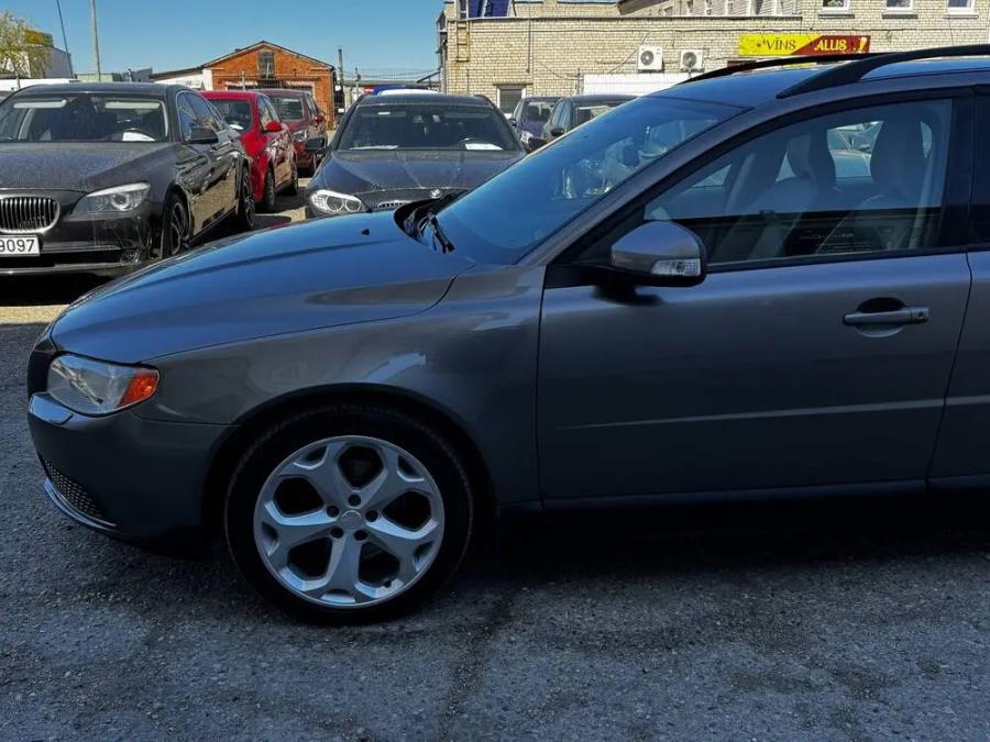 Brūns Volvo V70 2008 Daugavpils, ar dzinēja tilpumu 2.40 L un nobraukumu 324 tūkst. km par 4250 €, foto 8 vietnē AUTOMOTO.COM.LV