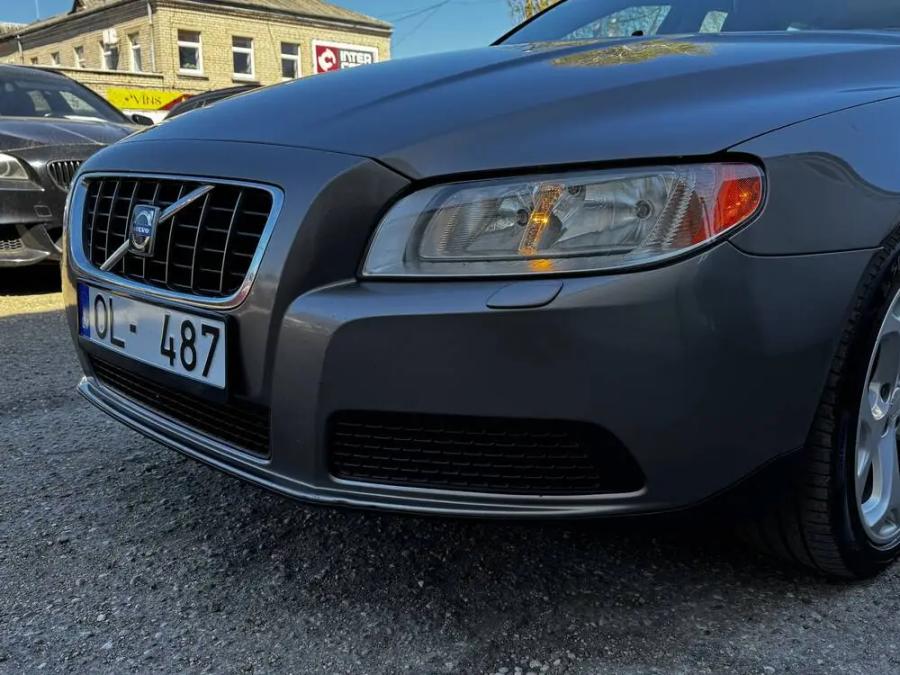 Brūns Volvo V70 2008 Daugavpils, ar dzinēja tilpumu 2.40 L un nobraukumu 324 tūkst. km par 4250 €, foto 10 vietnē AUTOMOTO.COM.LV