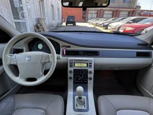 Brūns Volvo V70 2008 Daugavpils, ar dzinēja tilpumu 2.40 L un nobraukumu 324 tūkst. km par 4250 €, foto 14 vietnē AUTOMOTO.COM.LV