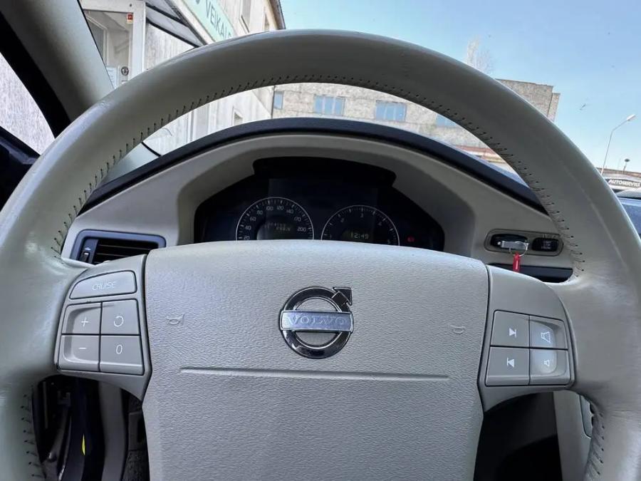 Brūns Volvo V70 2008 Daugavpils, ar dzinēja tilpumu 2.40 L un nobraukumu 324 tūkst. km par 4250 €, foto 17 vietnē AUTOMOTO.COM.LV