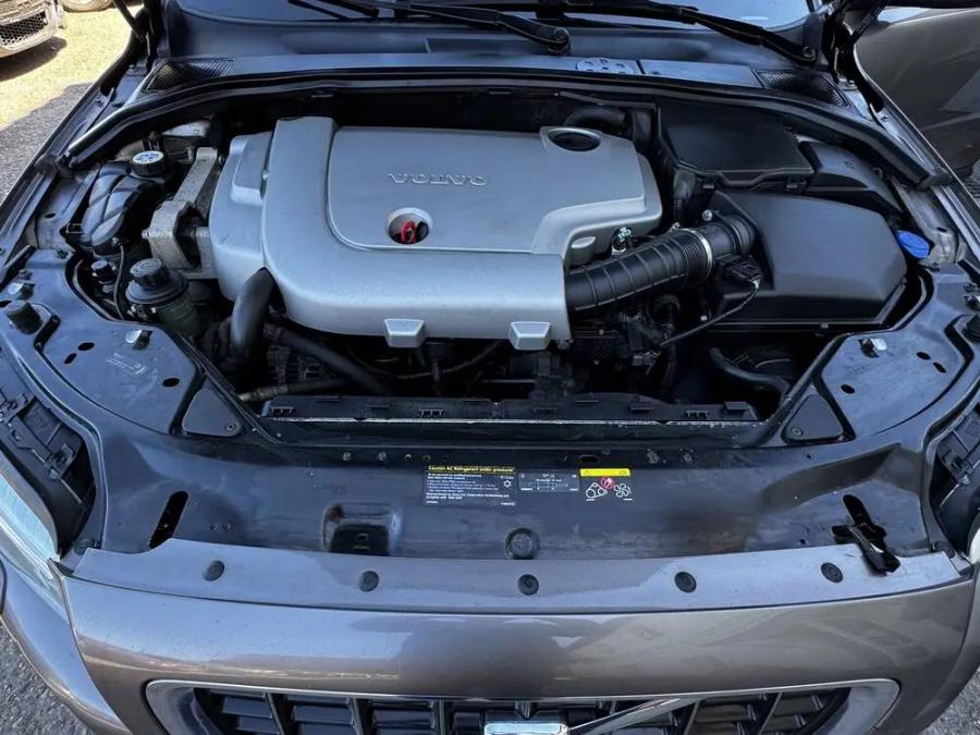 Brūns Volvo V70 2008 Daugavpils, ar dzinēja tilpumu 2.40 L un nobraukumu 324 tūkst. km par 4250 €, foto 28 vietnē AUTOMOTO.COM.LV