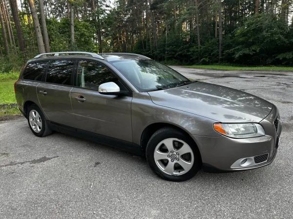 Brūns Volvo V70 2008 Jūrmala, ar dzinēja tilpumu 2.40 L un nobraukumu 392 tūkst. km par 2999 €, foto 5 vietnē AUTOMOTO.COM.LV