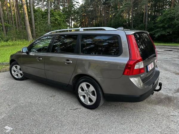 Brūns Volvo V70 2008 Jūrmala, ar dzinēja tilpumu 2.40 L un nobraukumu 392 tūkst. km par 2999 €, foto 10 vietnē AUTOMOTO.COM.LV