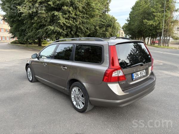 Brūns Volvo V70 2008 Ogre, ar dzinēja tilpumu 2.40 L un nobraukumu 270 tūkst. km par 4950 €, foto 3 vietnē AUTOMOTO.COM.LV