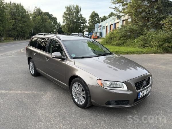 Brūns Volvo V70 2008 Ogre, ar dzinēja tilpumu 2.40 L un nobraukumu 270 tūkst. km par 4950 €, foto 8 vietnē AUTOMOTO.COM.LV