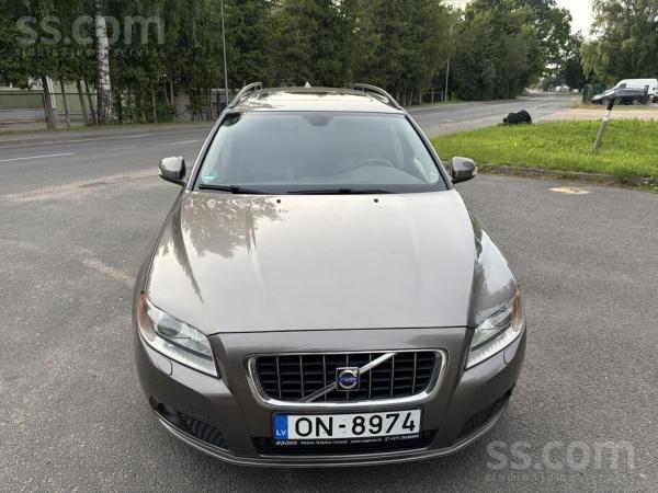 Brūns Volvo V70 2008 Ogre, ar dzinēja tilpumu 2.40 L un nobraukumu 270 tūkst. km par 4950 €, foto 9 vietnē AUTOMOTO.COM.LV