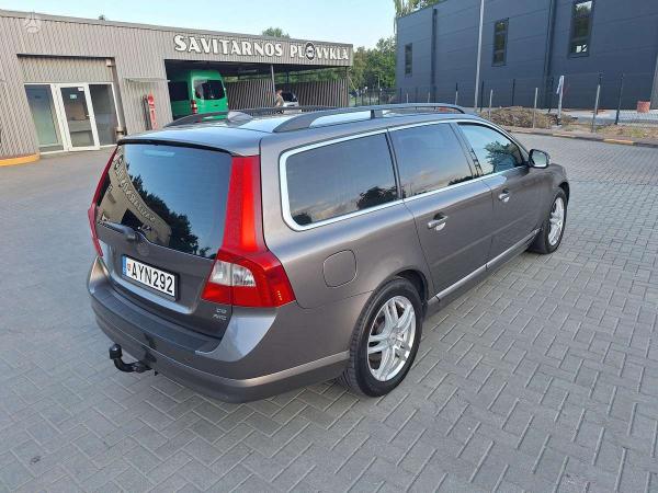 Brown Volvo V70 2008 in Vilkaviskis, with an engine capacity of 2.40 L and mileage of 460 thousand km for 4300 €, photo 5 on AUTOMOTO.COM.LV