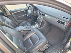 Brūns Volvo V70 2008 Vilkaviškis, ar dzinēja tilpumu 2.40 L un nobraukumu 460 tūkst. km par 4300 €, foto 10 vietnē AUTOMOTO.COM.LV