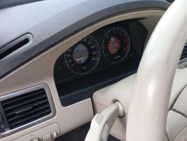 Brūns Volvo V70 2008 Ukmergė, ar dzinēja tilpumu 2.00 L un nobraukumu 340 tūkst. km par 1450 €, foto 6 vietnē AUTOMOTO.COM.LV