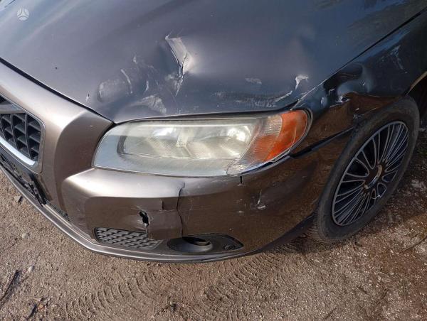 Brūns Volvo V70 2008 Ukmergė, ar dzinēja tilpumu 2.00 L un nobraukumu 340 tūkst. km par 1450 €, foto 9 vietnē AUTOMOTO.COM.LV