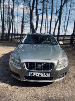 Brown Volvo V70 2008 in Daugavpils, with an engine capacity of 2.40 L and mileage of 396 thousand km for 4499 €, photo 3 on AUTOMOTO.COM.LV