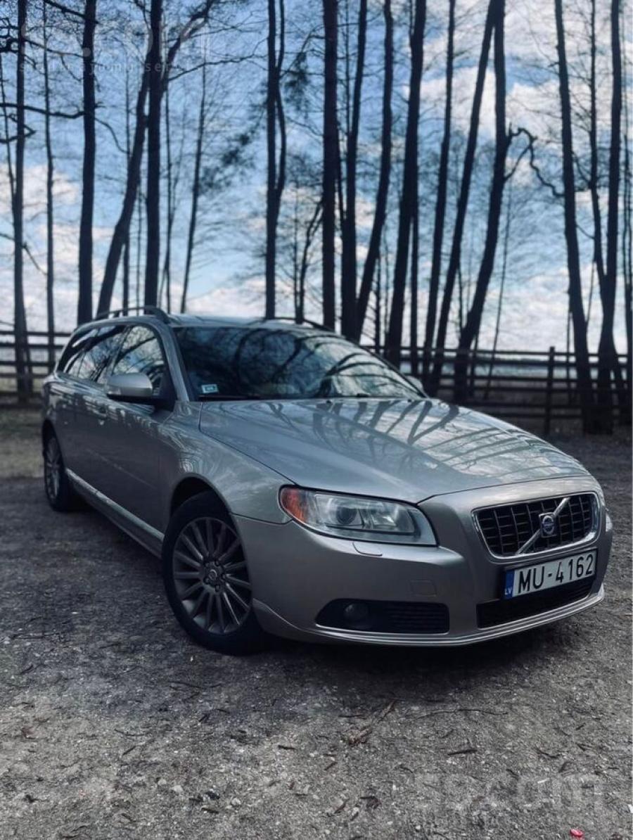 Brown Volvo V70 2008 in Daugavpils, with an engine capacity of 2.40 L and mileage of 396 thousand km for 4499 €, photo 4 on AUTOMOTO.COM.LV