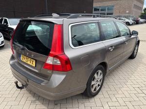 Brūns Volvo V70 2008 Jūrmala, ar dzinēja tilpumu 2.40 L un nobraukumu 327 tūkst. km par 4990 €, foto 4 vietnē AUTOMOTO.COM.LV