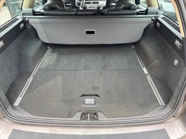 Brūns Volvo V70 2008 Jūrmala, ar dzinēja tilpumu 2.40 L un nobraukumu 327 tūkst. km par 4990 €, foto 9 vietnē AUTOMOTO.COM.LV