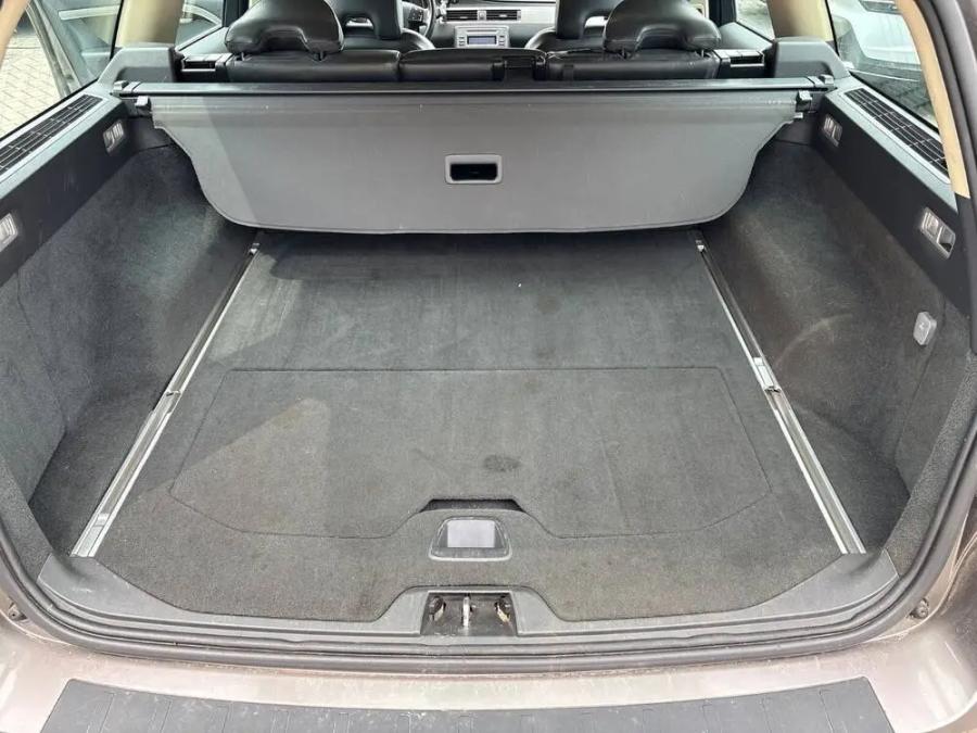 Brūns Volvo V70 2008 Jūrmala, ar dzinēja tilpumu 2.40 L un nobraukumu 327 tūkst. km par 4990 €, foto 10 vietnē AUTOMOTO.COM.LV