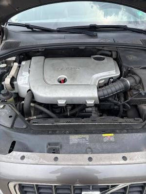 Brūns Volvo V70 2008 Jūrmala, ar dzinēja tilpumu 2.40 L un nobraukumu 327 tūkst. km par 4990 €, foto 11 vietnē AUTOMOTO.COM.LV
