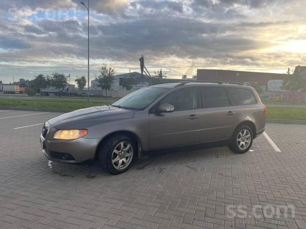 Brown Volvo V70 2008 in Saldus, with an engine capacity of 2.00 L and mileage of 364 thousand km for 1850 €, photo 1 on AUTOMOTO.COM.LV